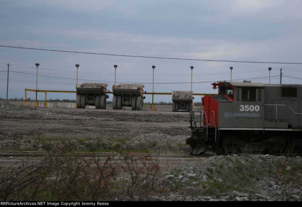 LSRC 3500 with rock trucks behind